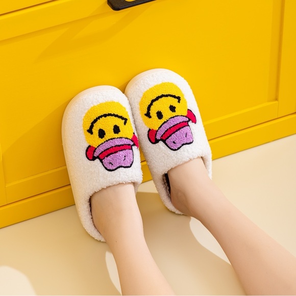 Melody | Shoes | Melody Smiley Face Slippers | Poshmark